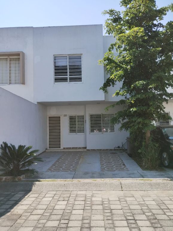 Casa en venta en Av.,Primavera 3083, Parques del bosque, San Pedro ...